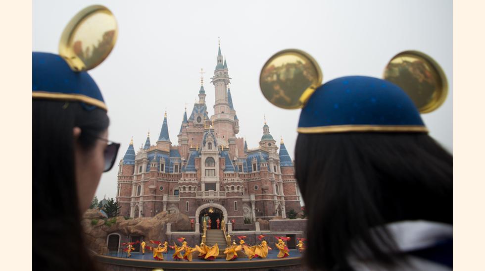 Disney inaugura parque temático en China con inversión de US$ 5,500 ...
