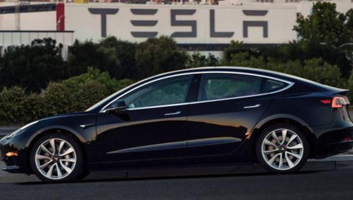 Tesla retrasa meta del Model 3 debido a cuellos de botella | ECONOMIA ...